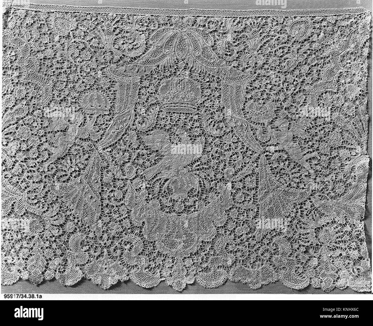 Pleated fabric Black and White Stock Photos & Images - Alamy