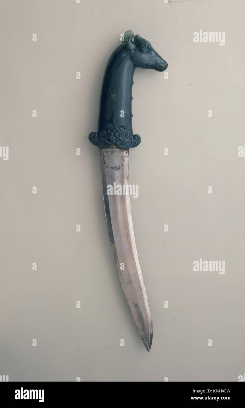 Decorative dagger featuring hi-res stock photography and images - Alamy