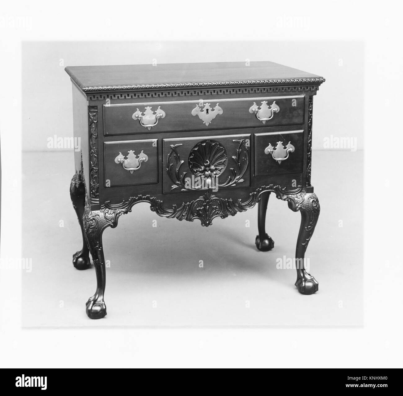 This dressing table exemplifies 18th-century European furniture design ...