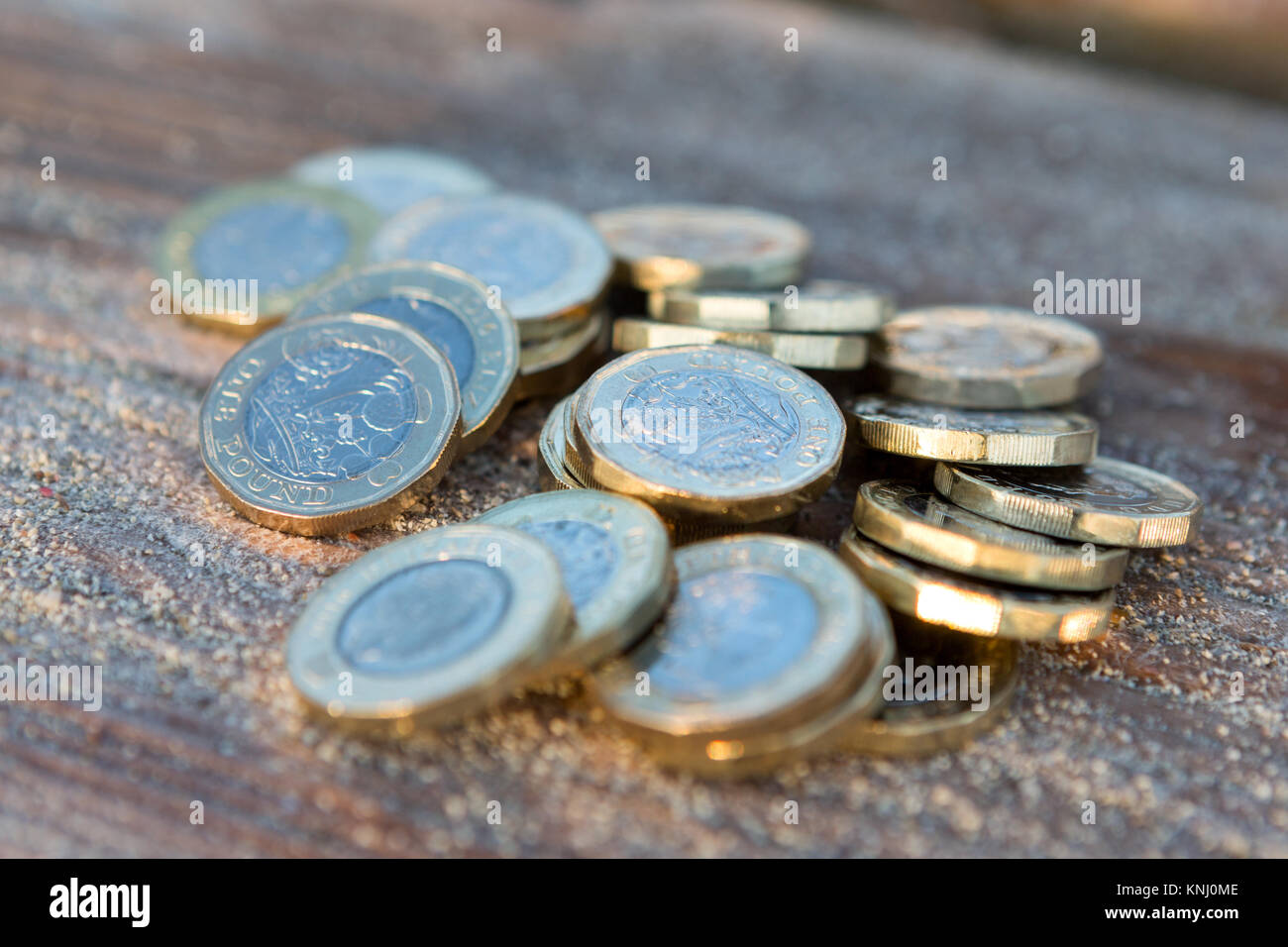 Counting money uk pound sterling hi-res stock photography and images ...