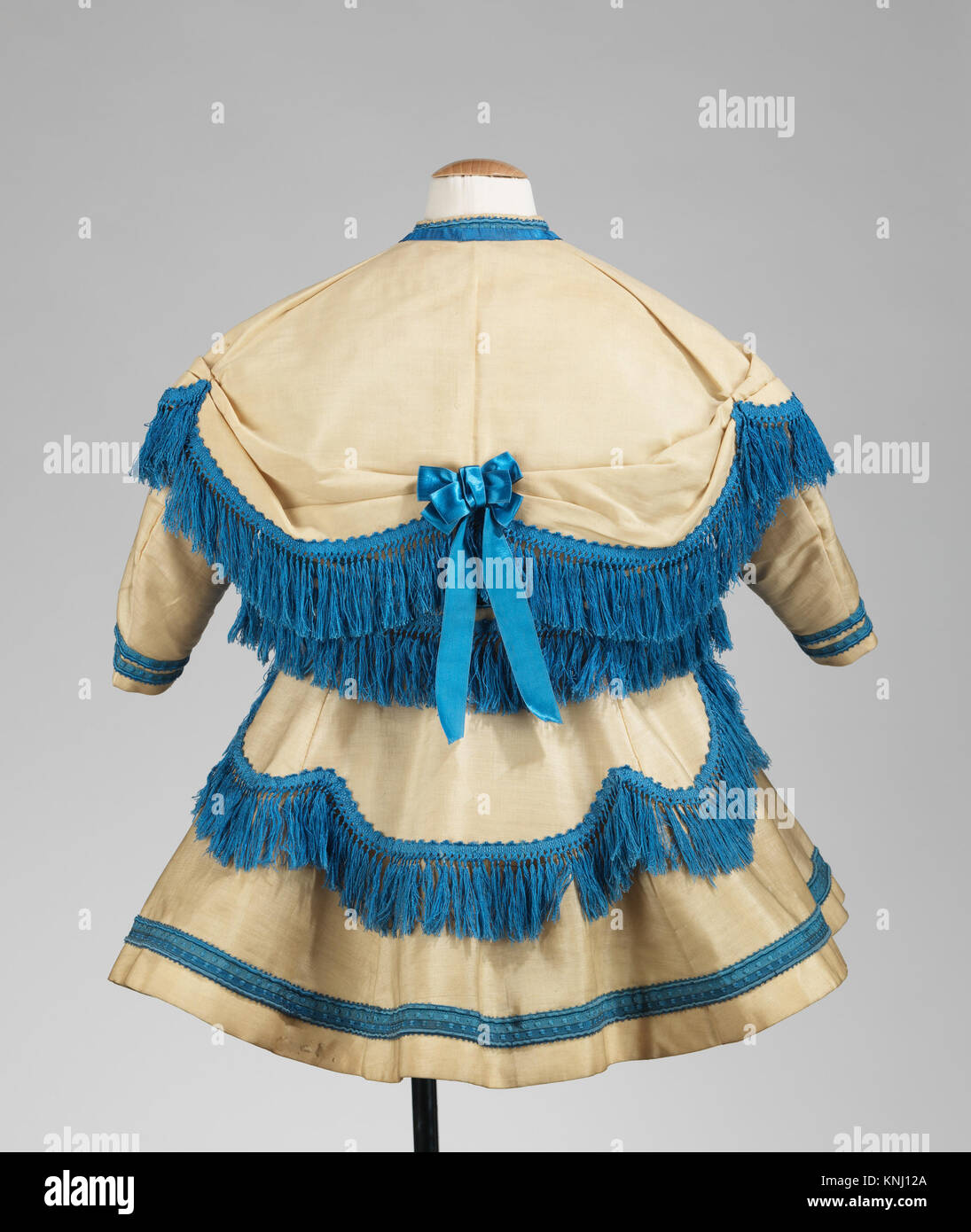 This ensemble, composed of several elements, showcases the variety and ...