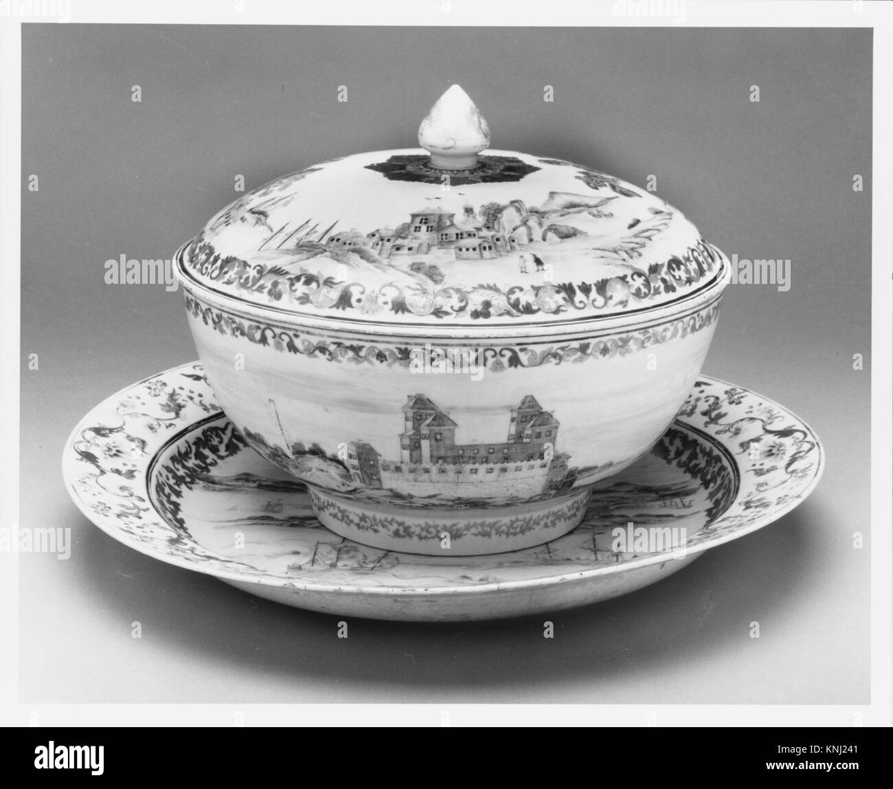 Chinese porcelain interior design Black and White Stock Photos & Images ...