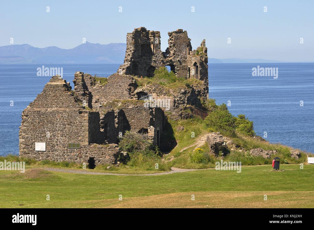 Dunure castle hi-res stock photography and images - Alamy