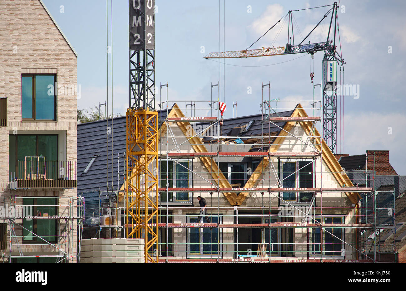 Scaffolding crane hi-res stock photography and images - Alamy