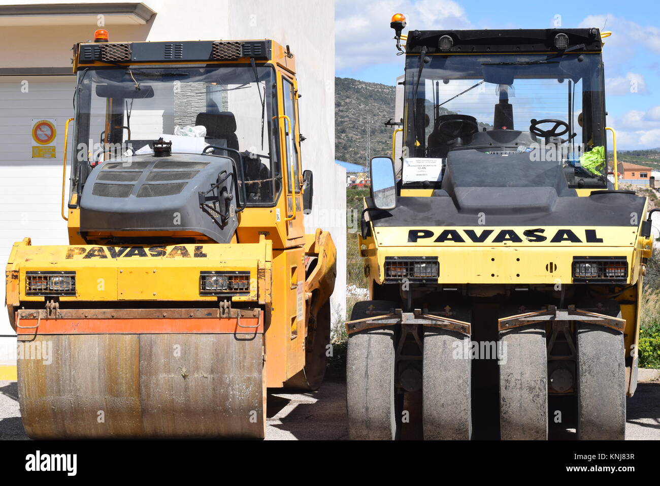 Steamroler hi-res stock photography and images - Alamy