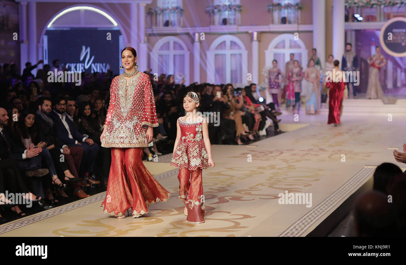 Lahore, Pakistan. 10th Dec, 2017. Pakistani models present creations of ...