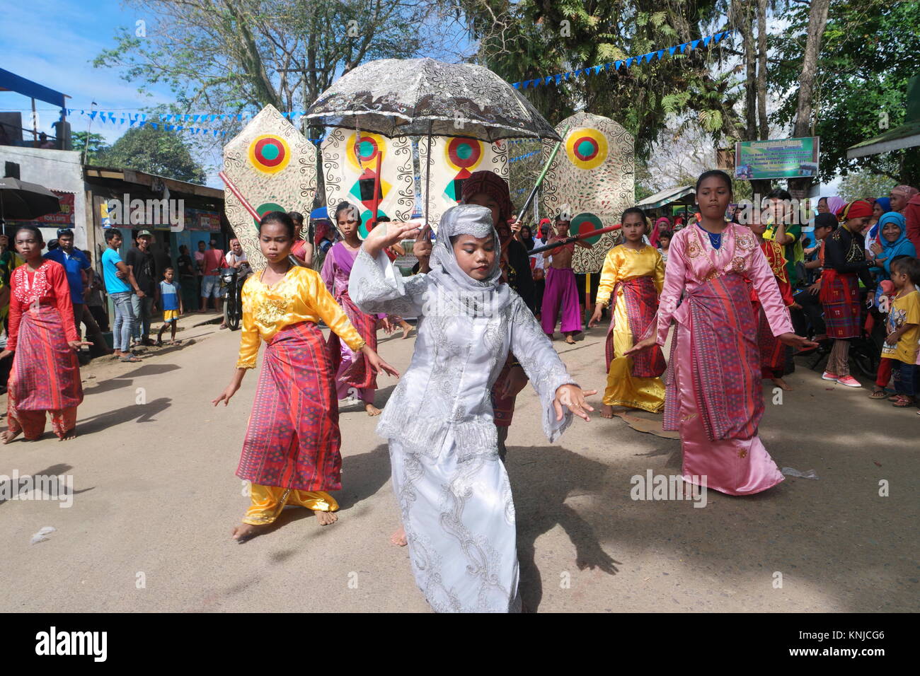 Philippines. 11th Dec, 2017. Different Muslim ethnic group showcases ...