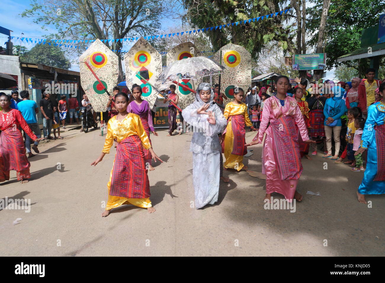 Philippines. 11th Dec, 2017. Different Muslim ethnic group showcases ...