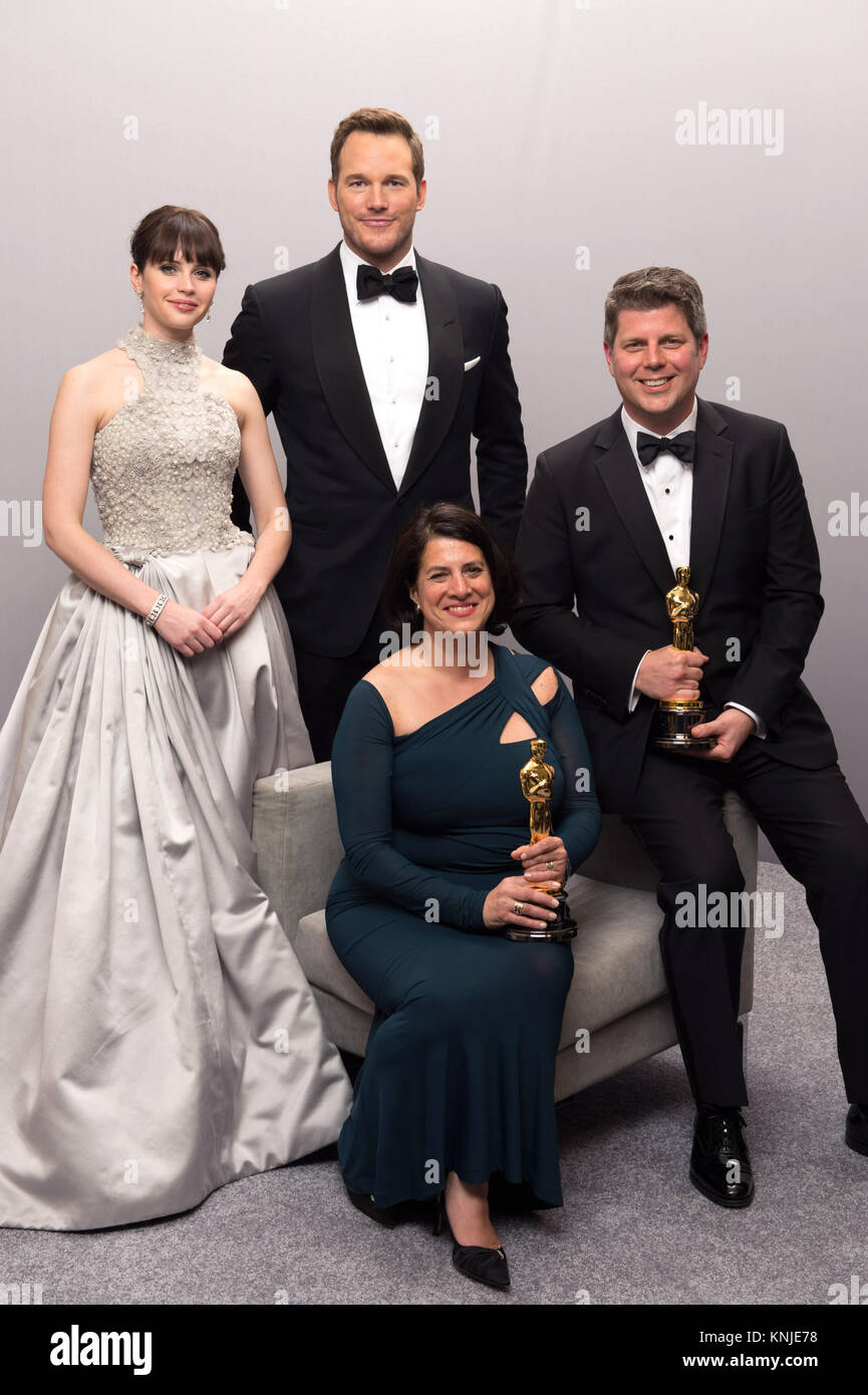 HOLLYWOOD, CA - FEBRUARY 22: Presenters Felicity Jones and Chris Pratt ...