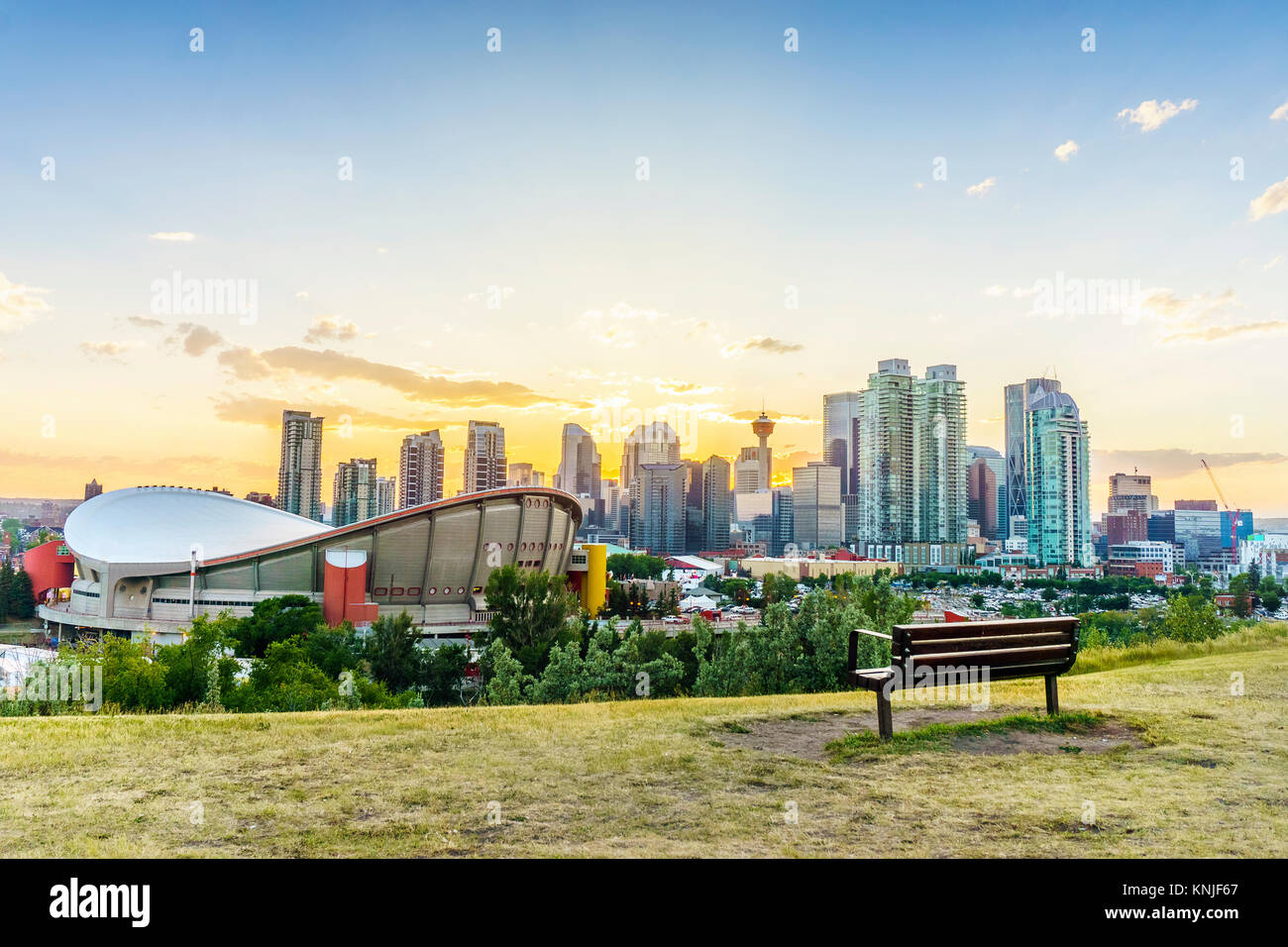 Calgary saddledome skyline hi-res stock photography and images - Alamy