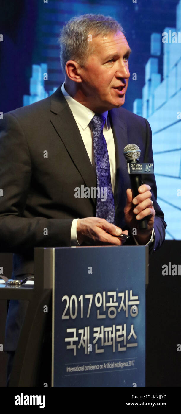 Tom mitchell computer hi-res stock photography and images - Alamy