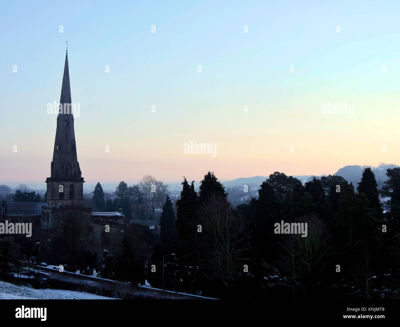 Ashbourne, Derbyshire. 12th Dec, 2017. UK Weather: cold frosty morning ...