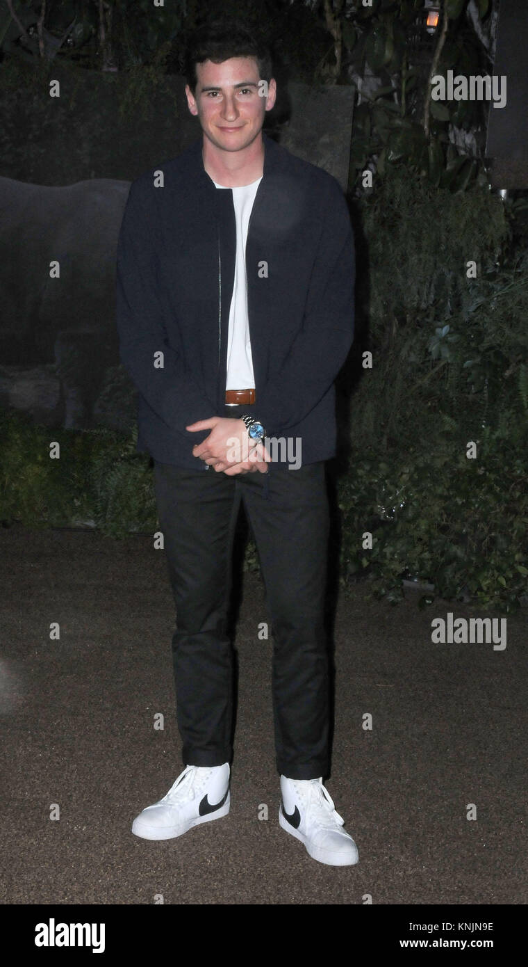 Hollywood, USA. 11th Dec, 2017. Actor Sam Lerner attends the premiere ...