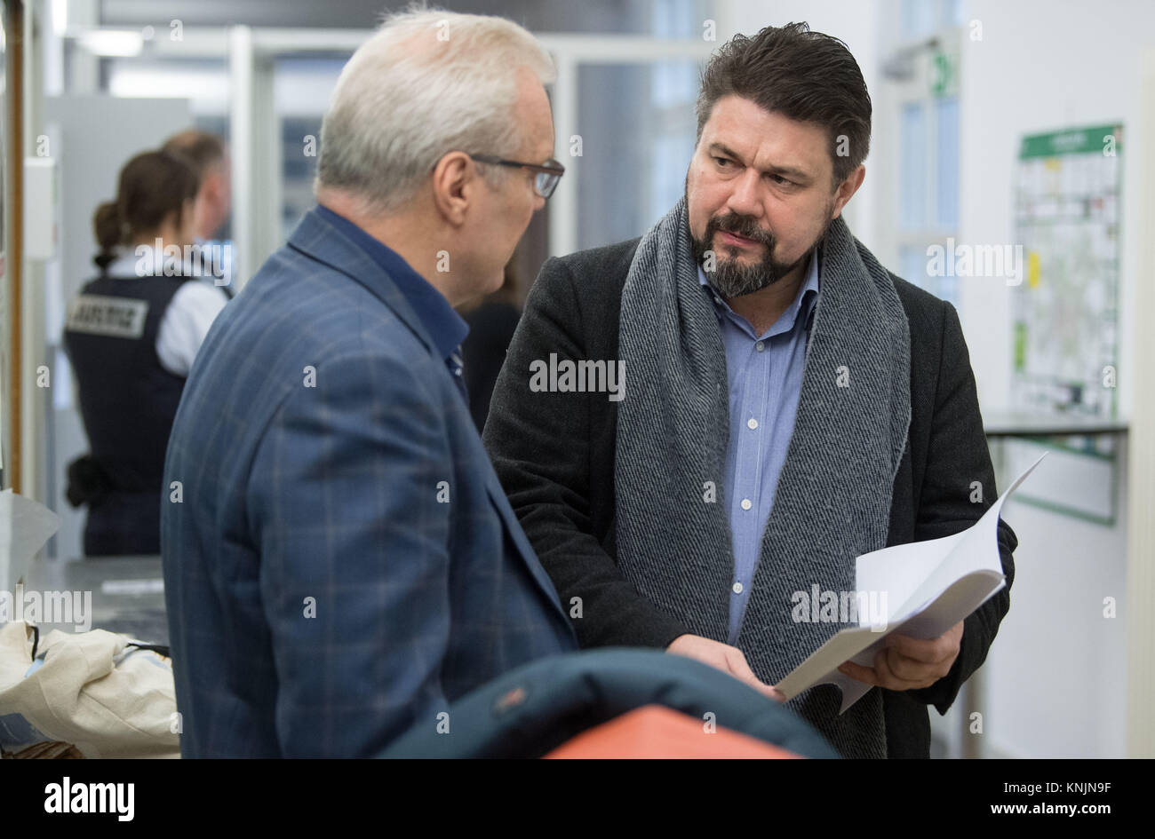 Ludwigsburg, Germany. 12th Dec, 2017. Thomas Karzelek (L), father of ...