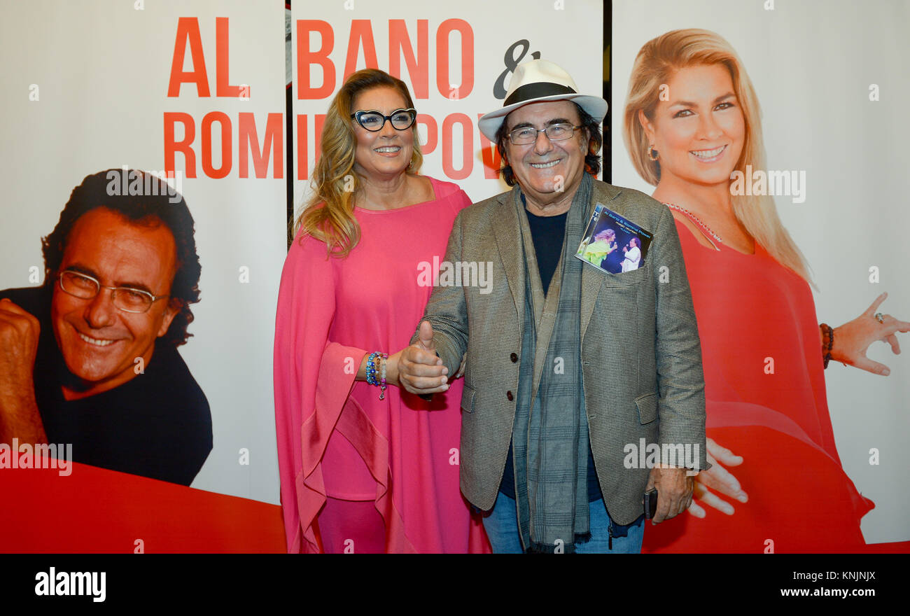Hamburg, Germany. 12th Dec, 2017. Musicians Al Bano and Romina Power ...