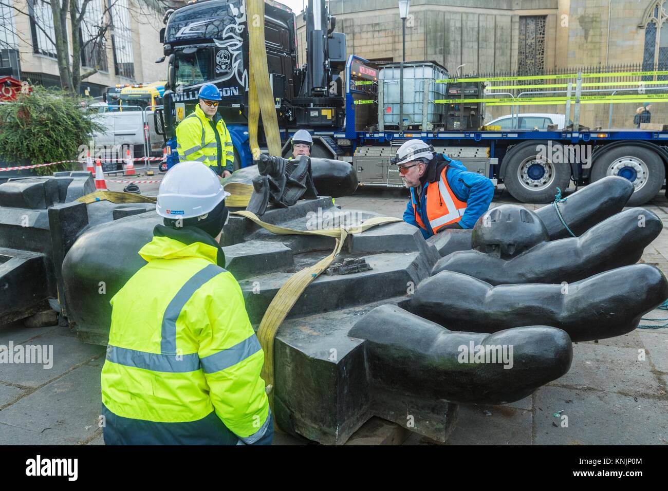 Paolozzi sculptures and edinburgh hi-res stock photography and images ...