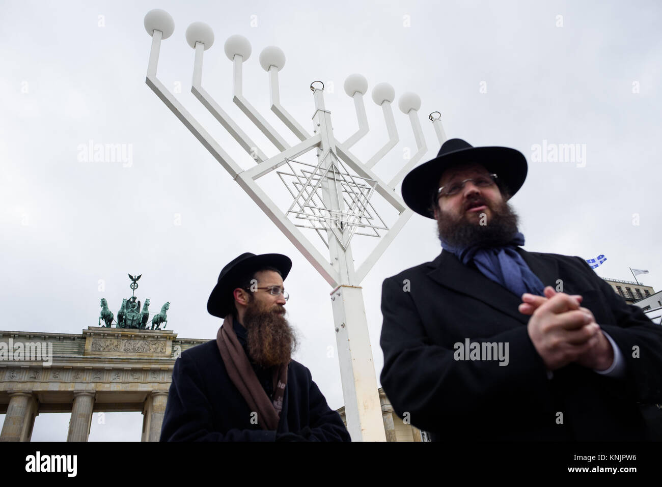 Two jewish rabbis hi-res stock photography and images - Alamy