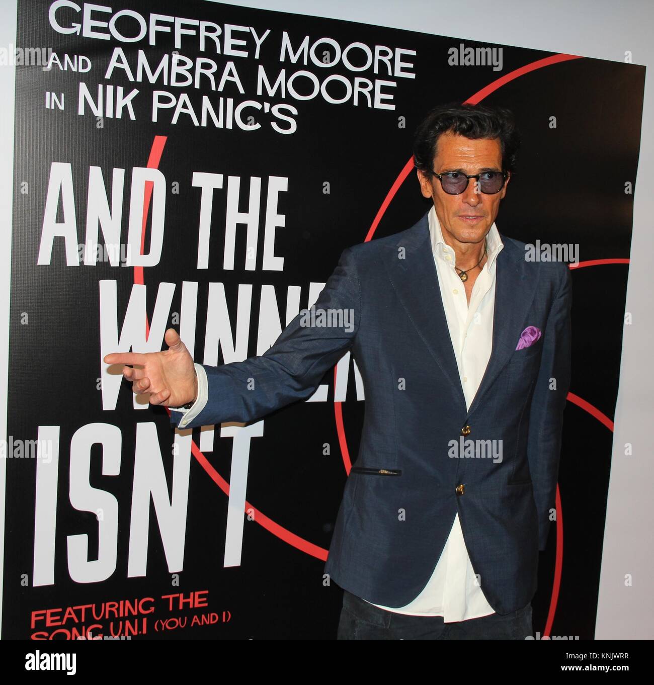 Hollywood, California, USA. 8th Dec, 2017. I15943CHW.Geoffrey Moore and ...