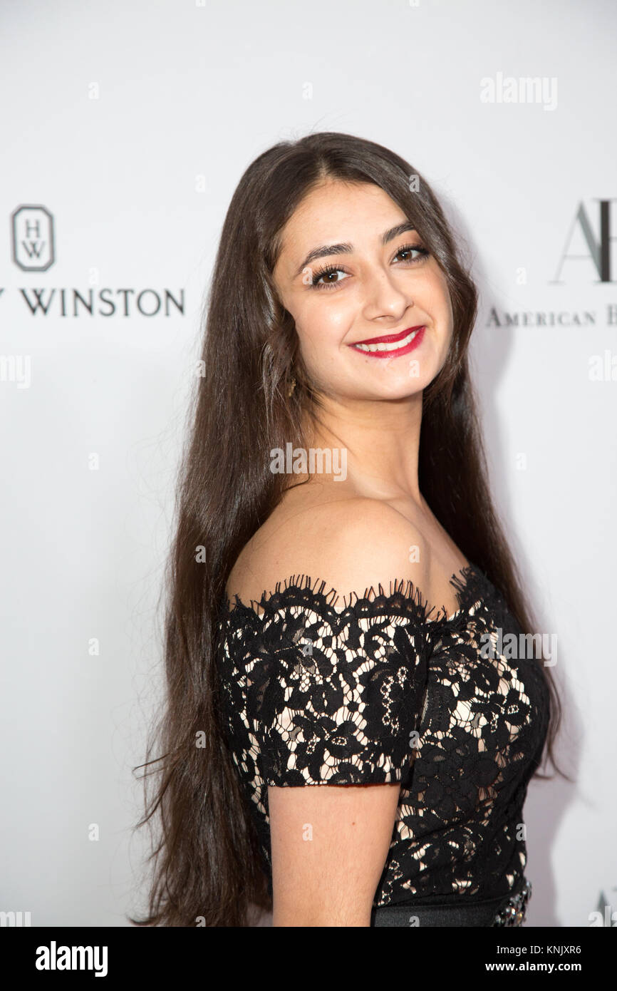 Beverly Hills, Califronia, USA. 11th Dec, 2017. Lauren Bonfiglio ...