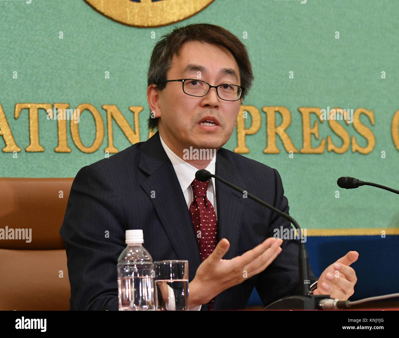 Tokyo, Japan. 13th Dec, 2017. Japan's Shogi master Yoshiharu Habu ...