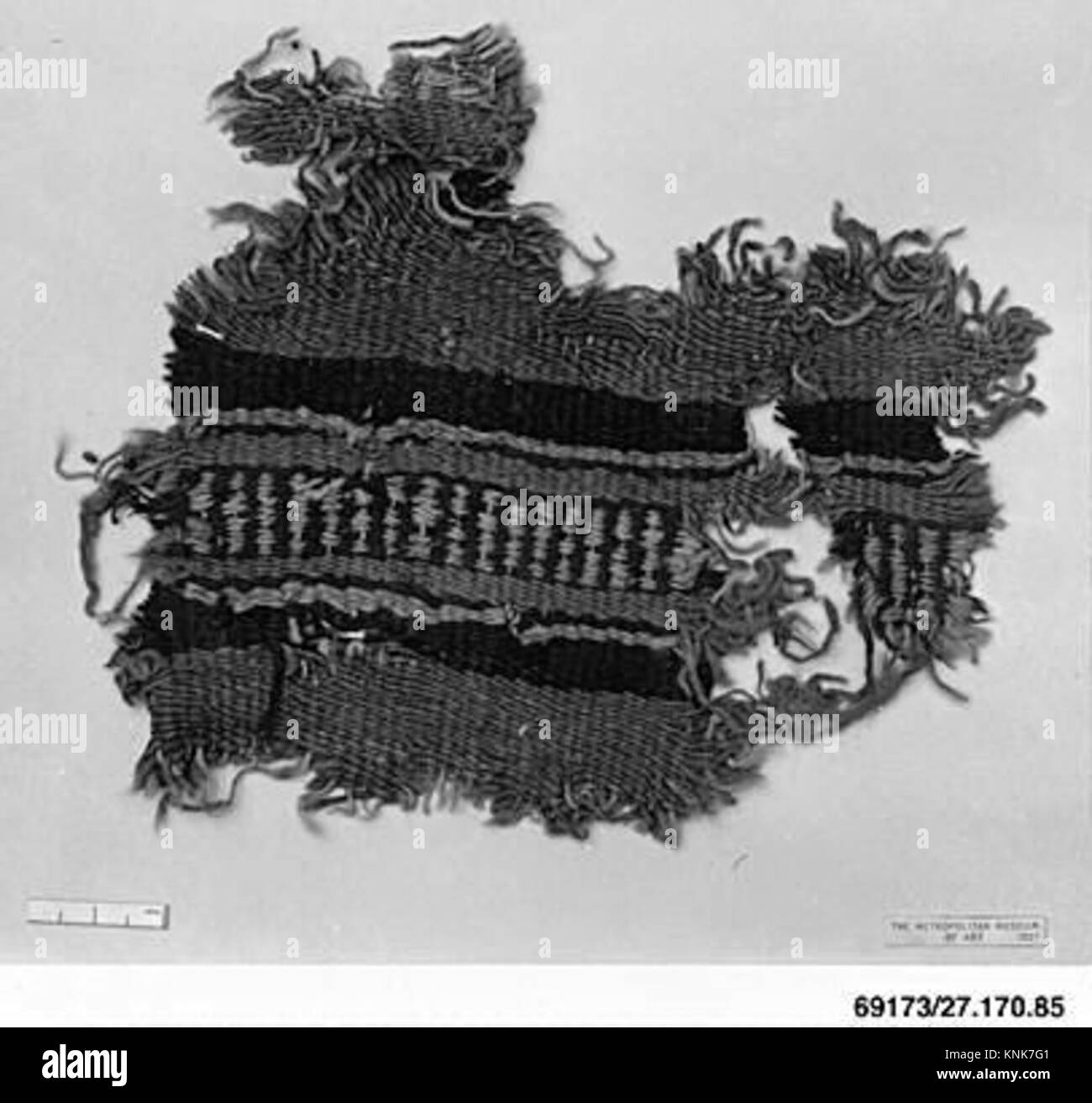 This 11th–12th century Egyptian wool textile fragment reflects ...