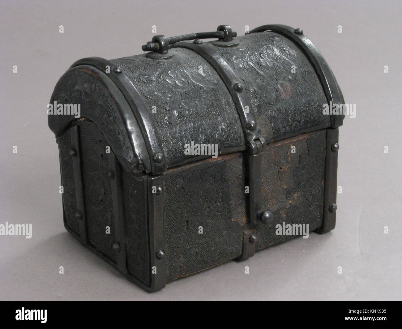 Coffret (small box), 15th-16th century, Eiropean, Medium: Cuir bouilli ...