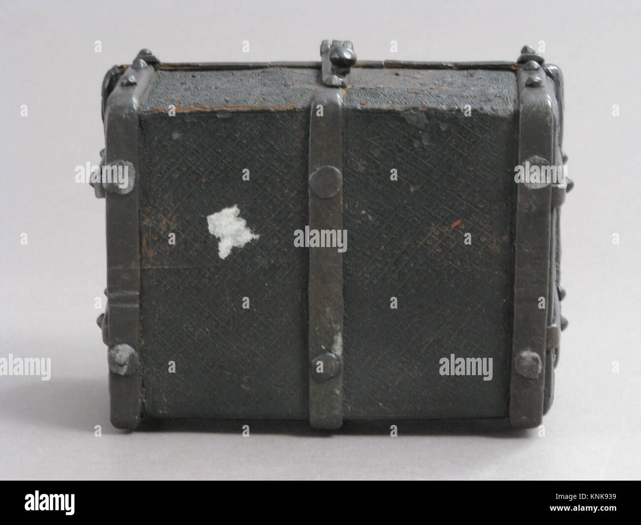 Coffret (small box), 15th-16th century, Eiropean, Medium: Cuir bouilli ...