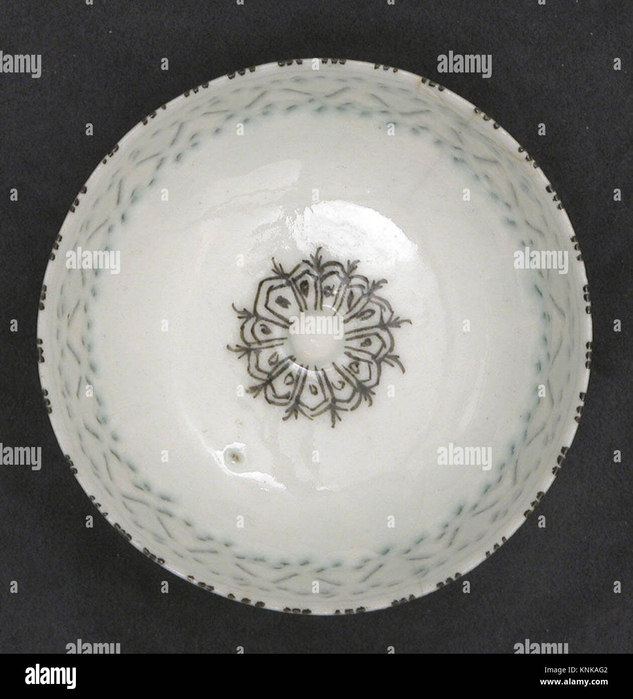 Gombroon ware hi-res stock photography and images - Alamy