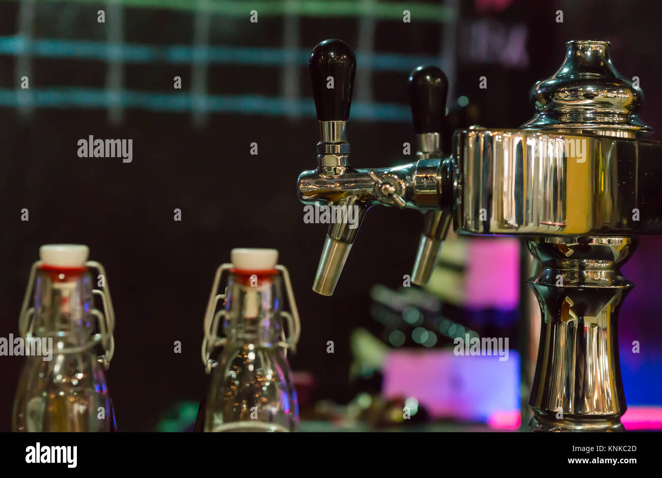 Empty bar pump hi-res stock photography and images - Alamy