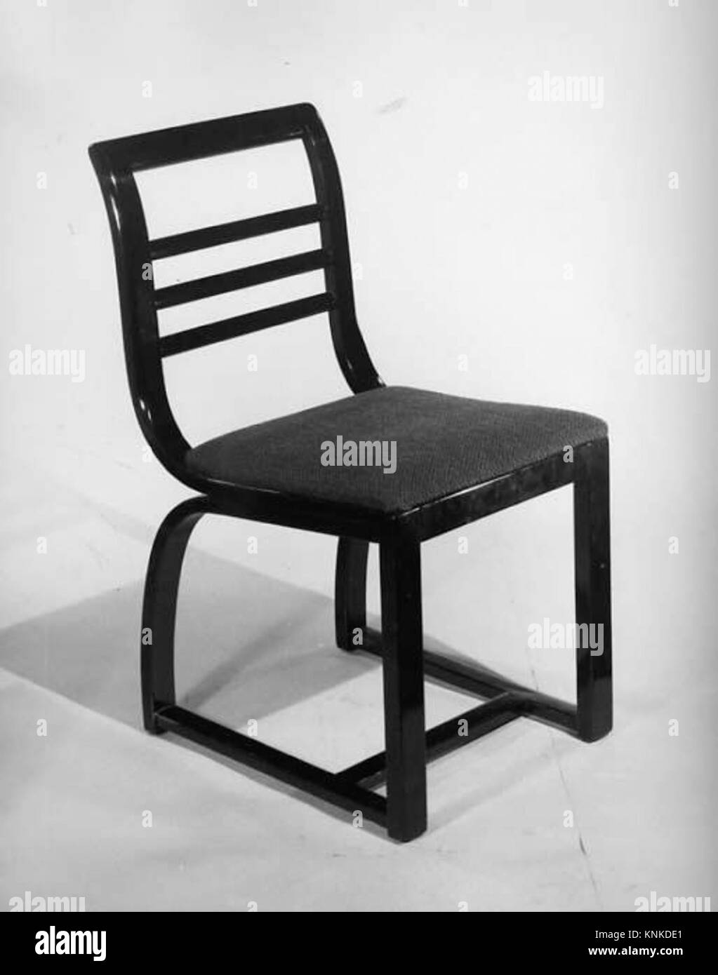Chair designed by American artist Gilbert Rohde (1894–1944), made in ...