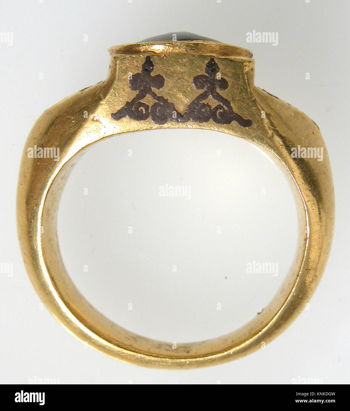 Finger Ring, 5th–6th century, Byzantine, Medium: Gold, with niello ...