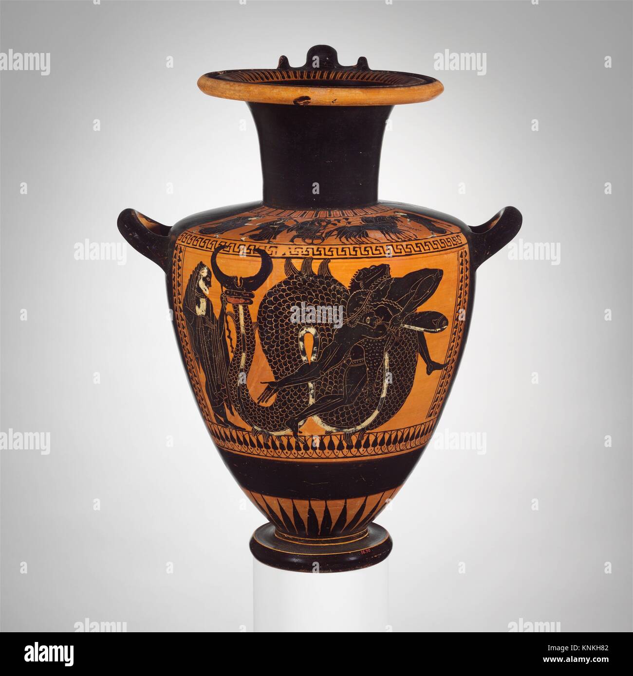 Terracotta hydria water jar hi-res stock photography and images - Alamy