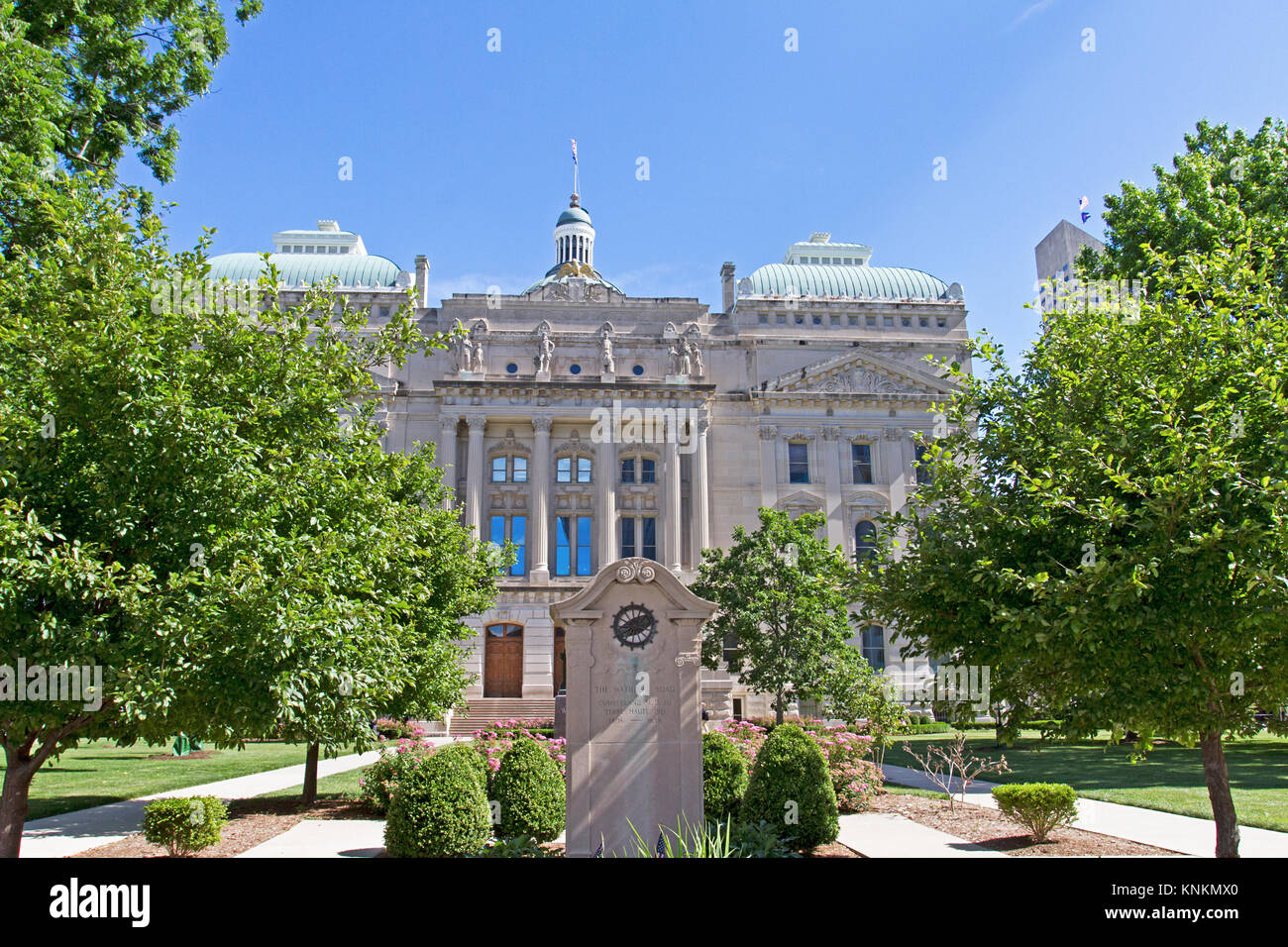Indiana state government building hi-res stock photography and images ...