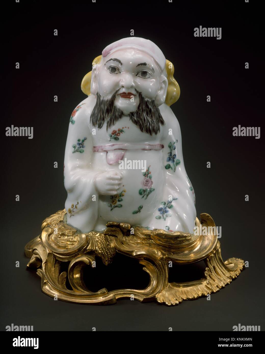 Seated chinese figure hi-res stock photography and images - Alamy