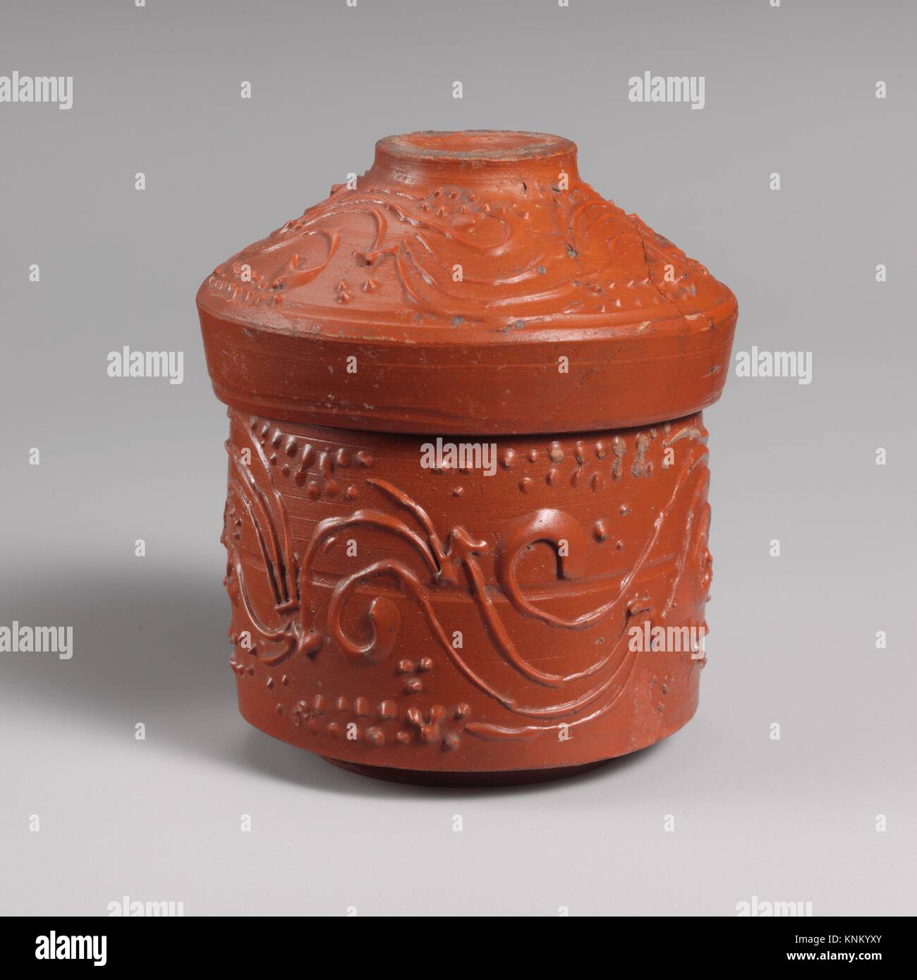 Terracotta pyxis hi-res stock photography and images - Alamy