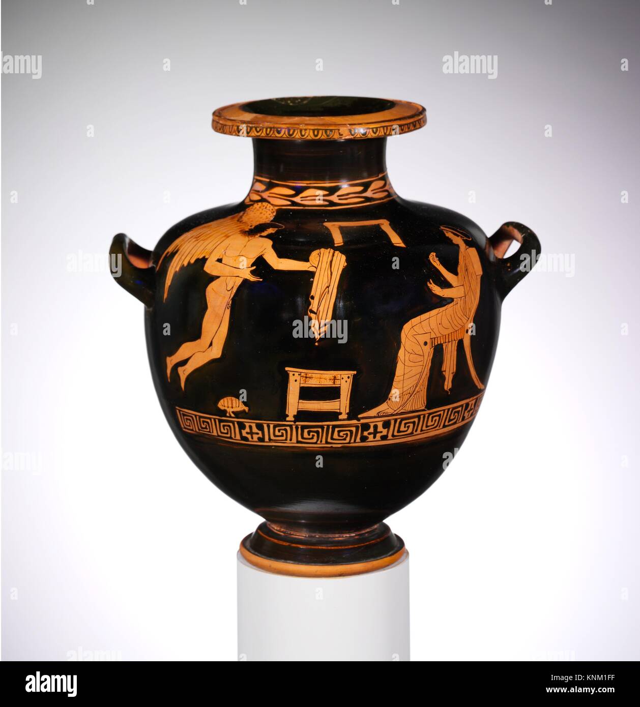Terracotta hydria water jar hi-res stock photography and images - Alamy