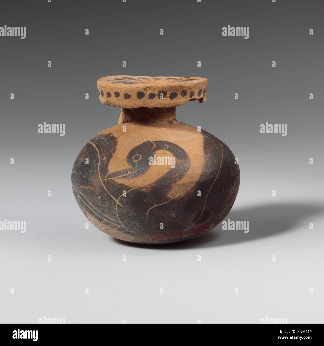 Corinthian aryballos hi-res stock photography and images - Alamy