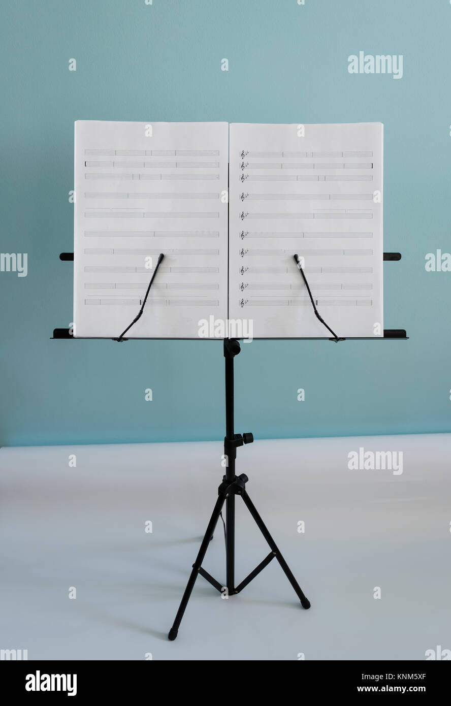 note paper and note stand Stock Photo - Alamy