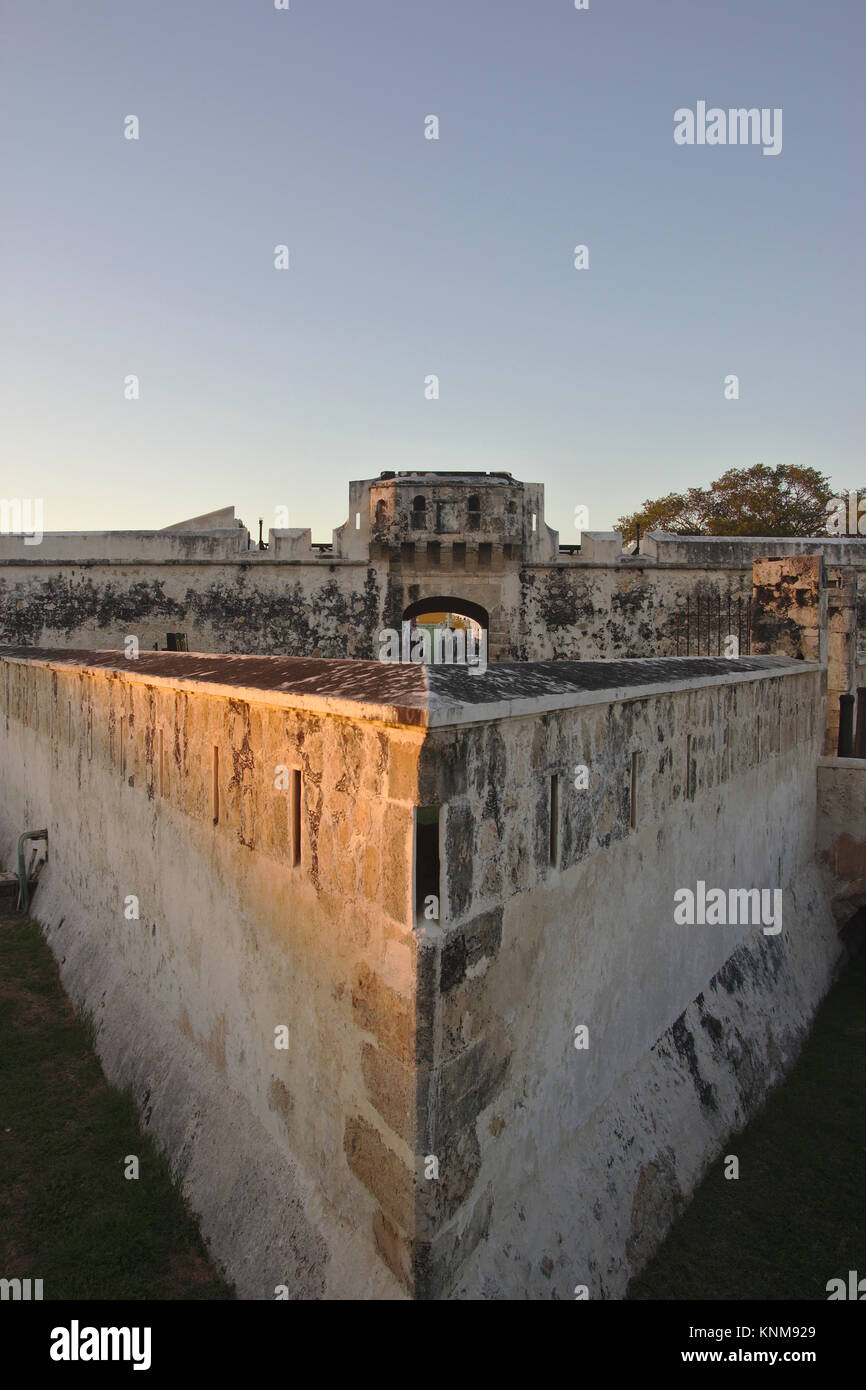 Puerta mexico hi-res stock photography and images - Alamy