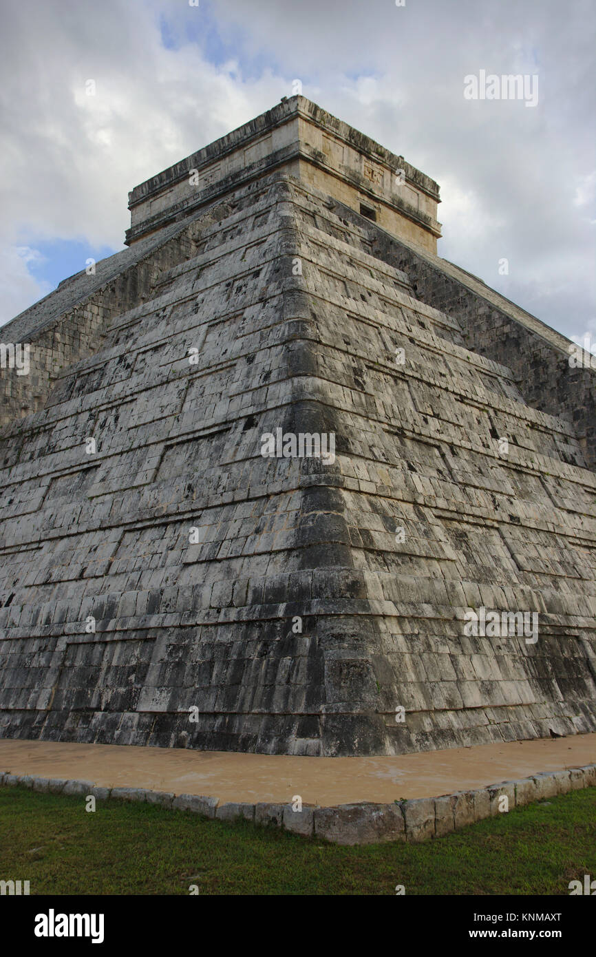 Chichén Itzá, pyramid El Castillo, Mexico Stock Photo - Alamy