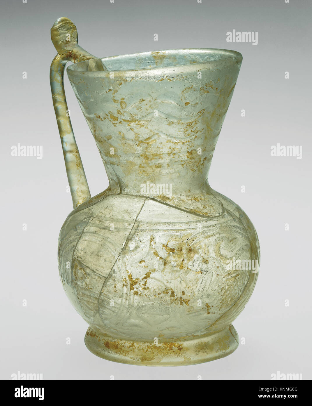 Ewer with Birds and Animals MET h1 39.40.101 449633 Stock Photo - Alamy