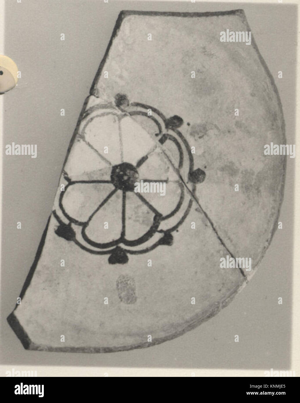 Fragment of a Bowl MET 40.170.575 450240 Stock Photo - Alamy