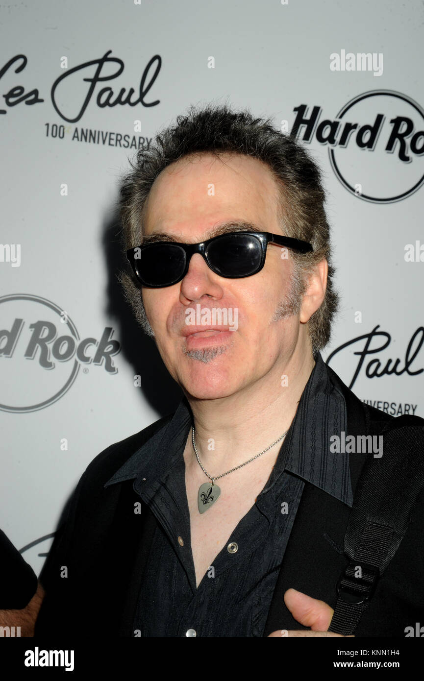 NEW YORK, NY - JUNE 09: Jon Paris attends the Les Paul 100th ...