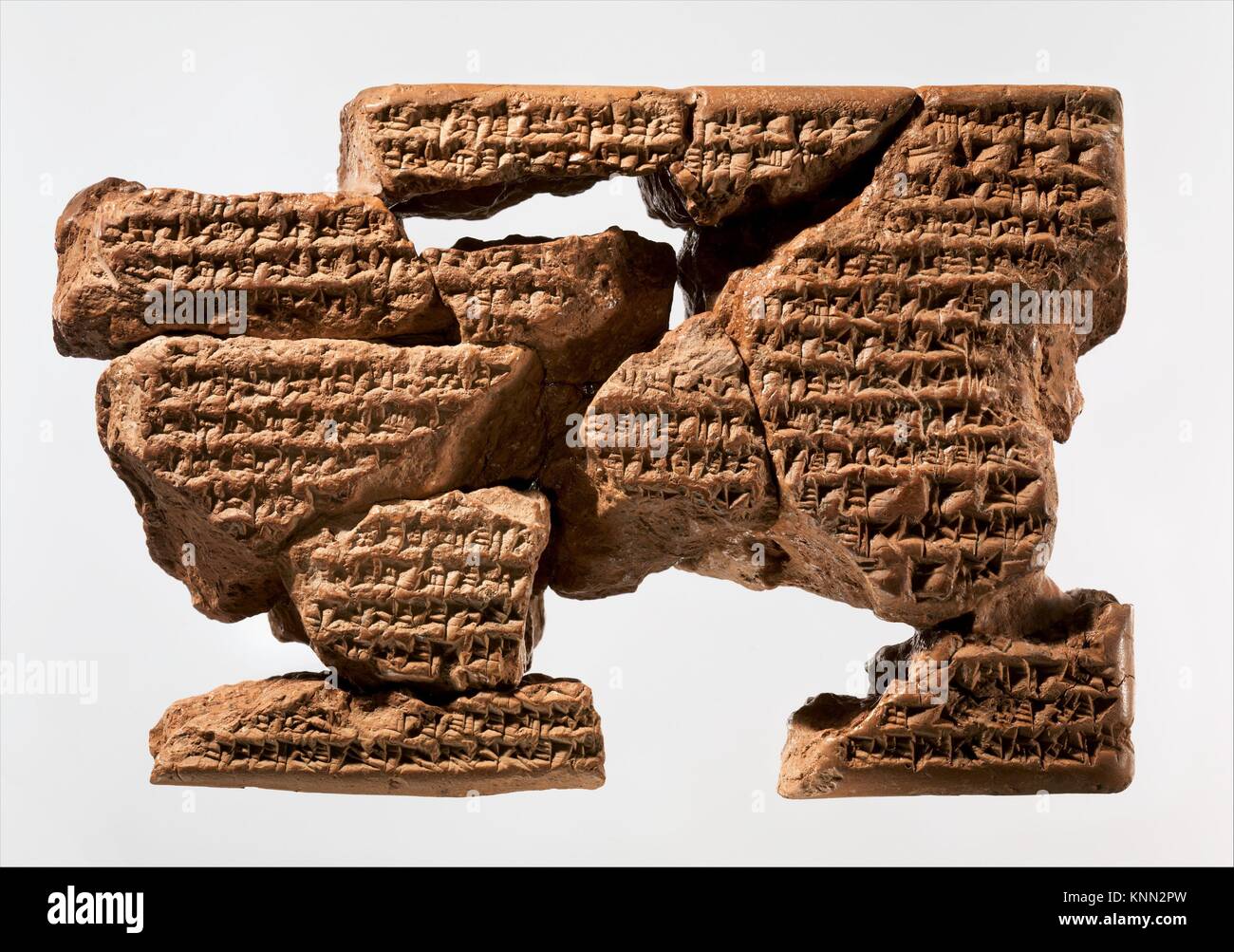 Cuneiform mesopotamia hi-res stock photography and images - Alamy
