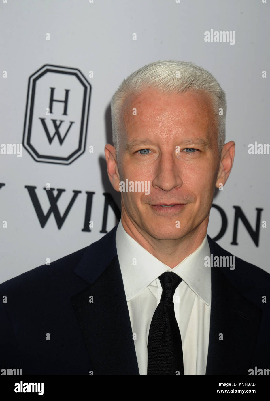 NEW YORK, NY - JUNE 16: Anderson Cooper attends the 2015 amfAR ...