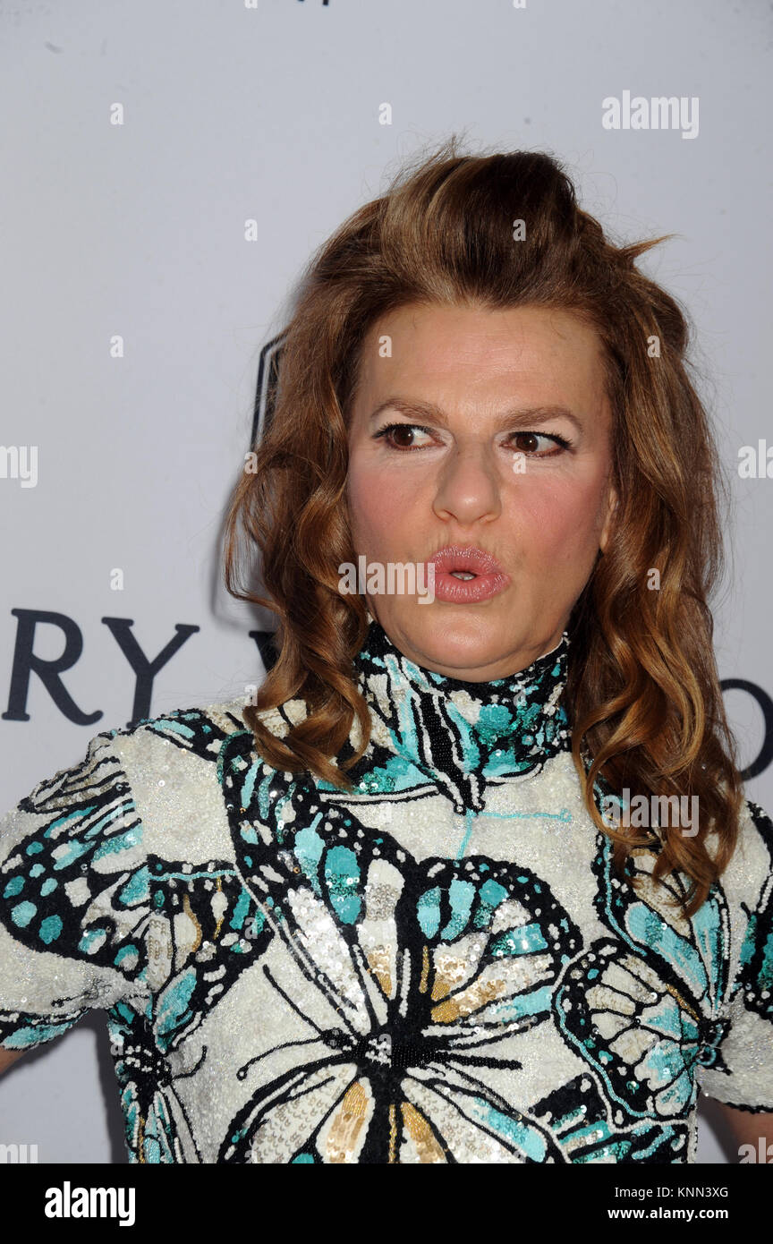 NEW YORK, NY - JUNE 16: Sandra Bernhard attends the 2015 amfAR ...
