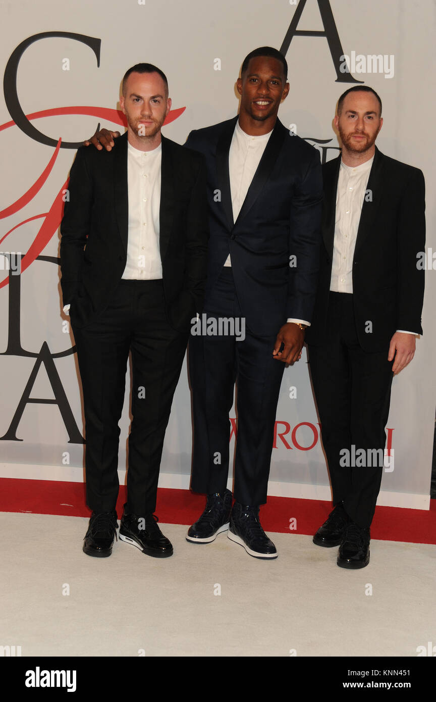NEW YORK, NY - JUNE 01: Ariel Ovadia, Victor Cruz, Shimon Ovadia ...