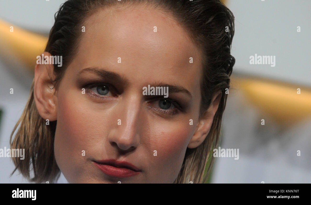 New York Ny June 02 Leelee Sobieski Attends The 2015 Museum Of