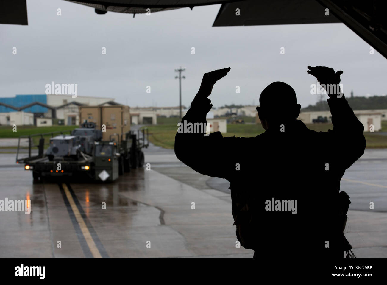 40th airlift squadron loadmaster hi-res stock photography and images ...