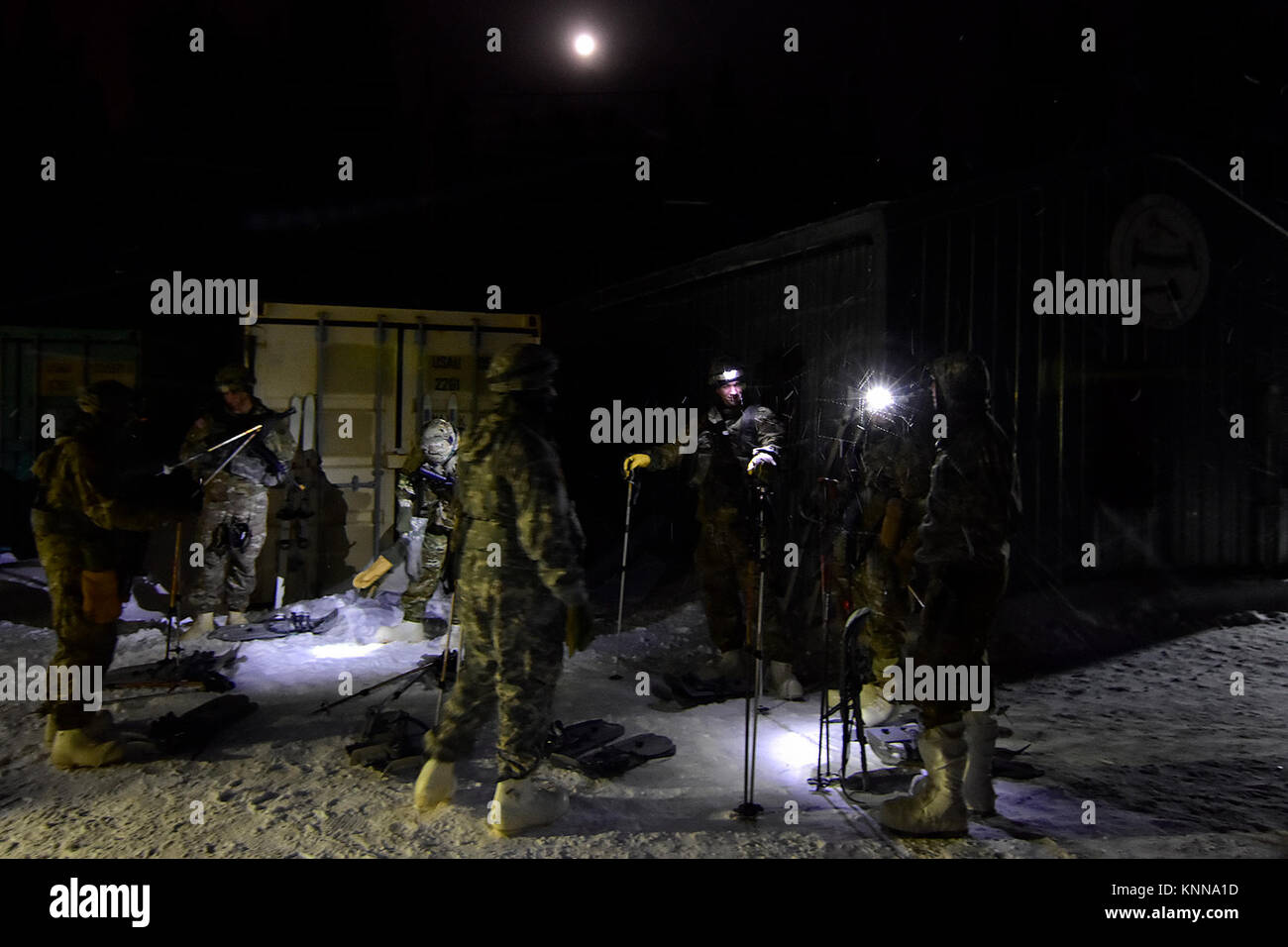 Cadre and students of the Northern Warfare Training Center's Cold ...